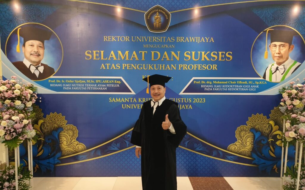 Prof. Osfar Sjofjan Dikukuhkan sebagai Profesor bidang Ilmu Nutrisi ...